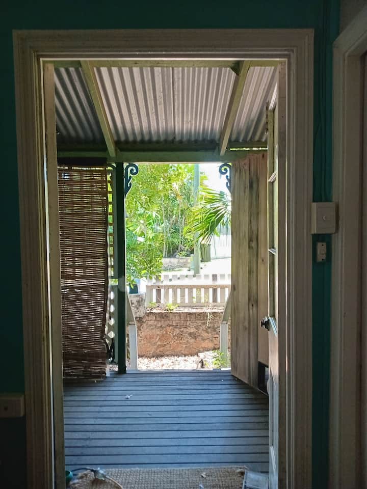 Cosy Queenslander Stroll To City - Magnetic Island