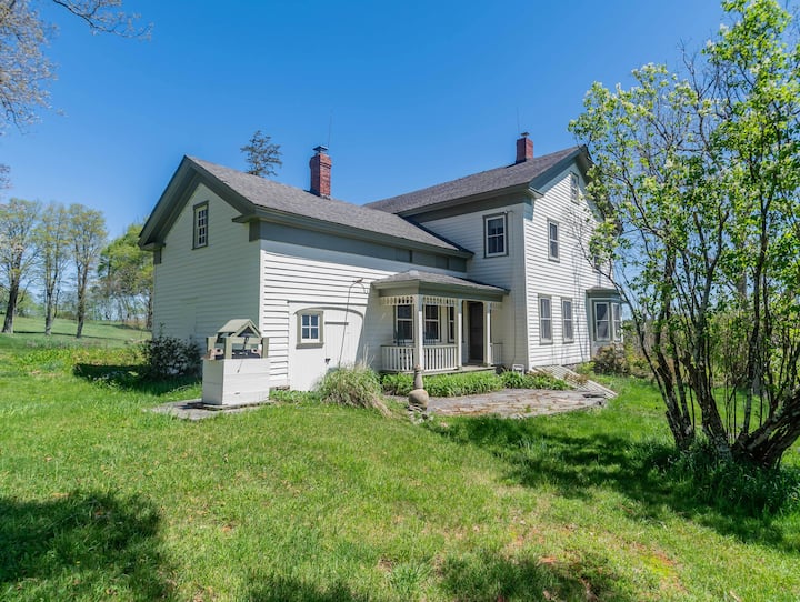 Serene Country Farmhouse Near Bethel Woods & Hikes - Bethel