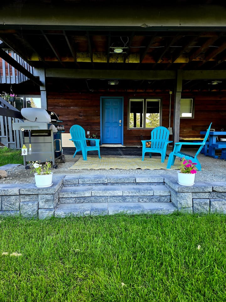Anchorage Hillside Suite (2 Bed/2 Bath W/ Laundry) - Anchorage, AK