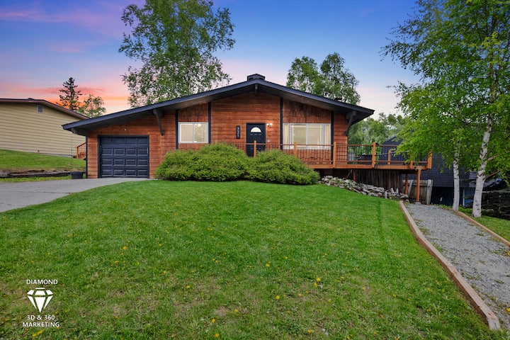 Central Home W/hot Tub - Anchorage