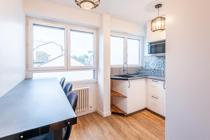 M9 *Marquer* Chambre, Salle De Bain Privée, Balcon - Annemasse