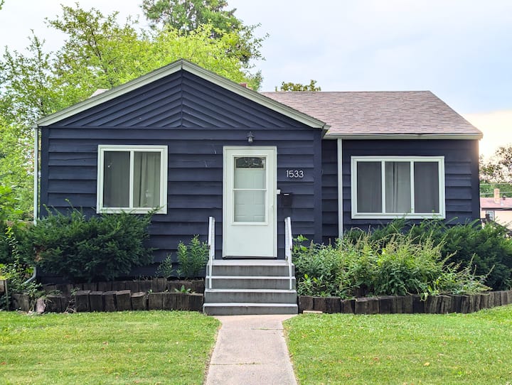 The Blue Cottage In N. Fargo - Fargo, ND