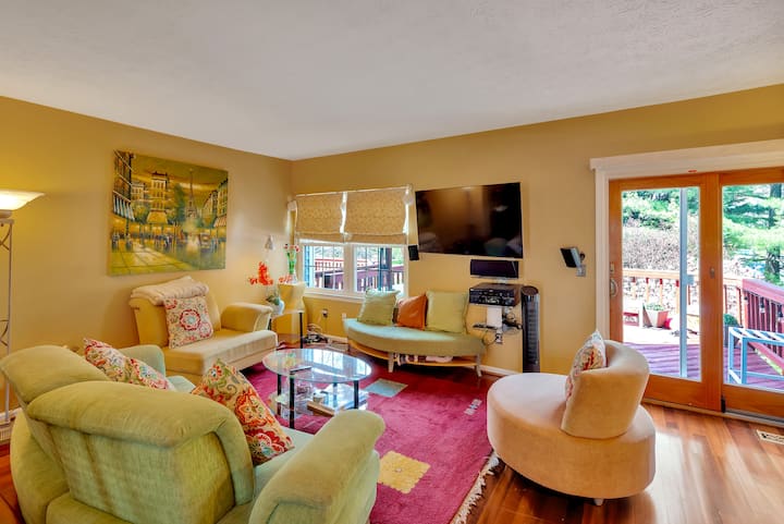 Stylish, Spacious Remote Working Couple Townhouse - Reston, VA