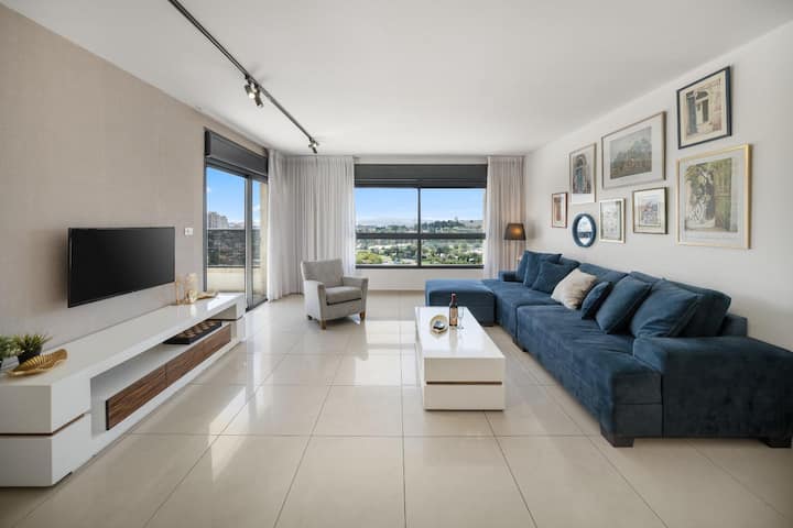 By Market • Lovely Lightful 3bdr, Free Parking - Jerusalem