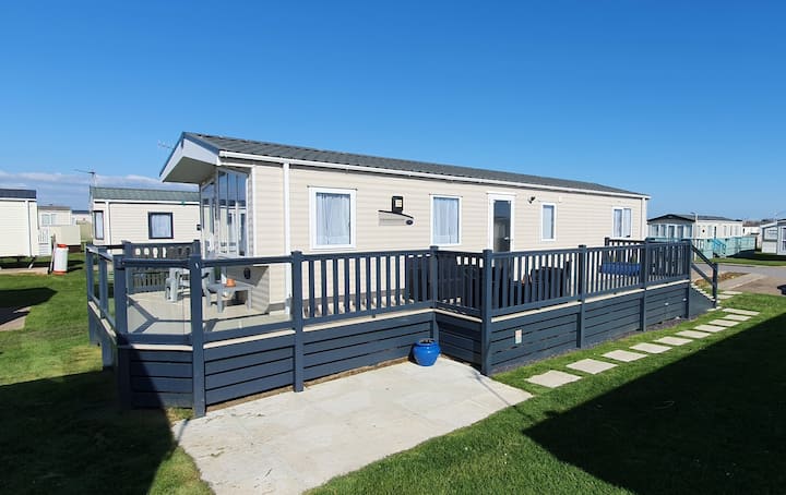 Regal, Luxury Family Seaside Holiday Park Fun - Selsey
