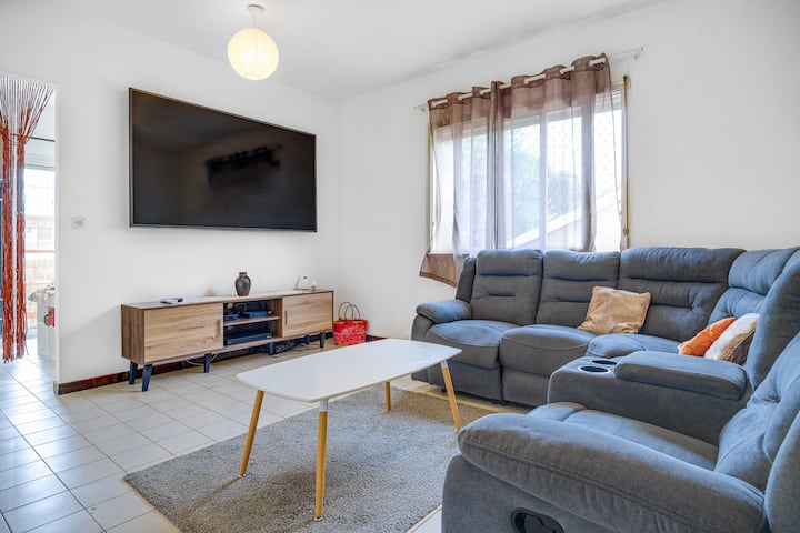 Grand T2 Centre St-pierre – Parking Sécurisé - Saint Pierre