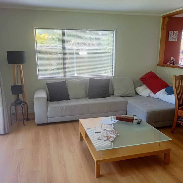 Room # 1 King Size Bed, Ground Level, Patio - Blenheim