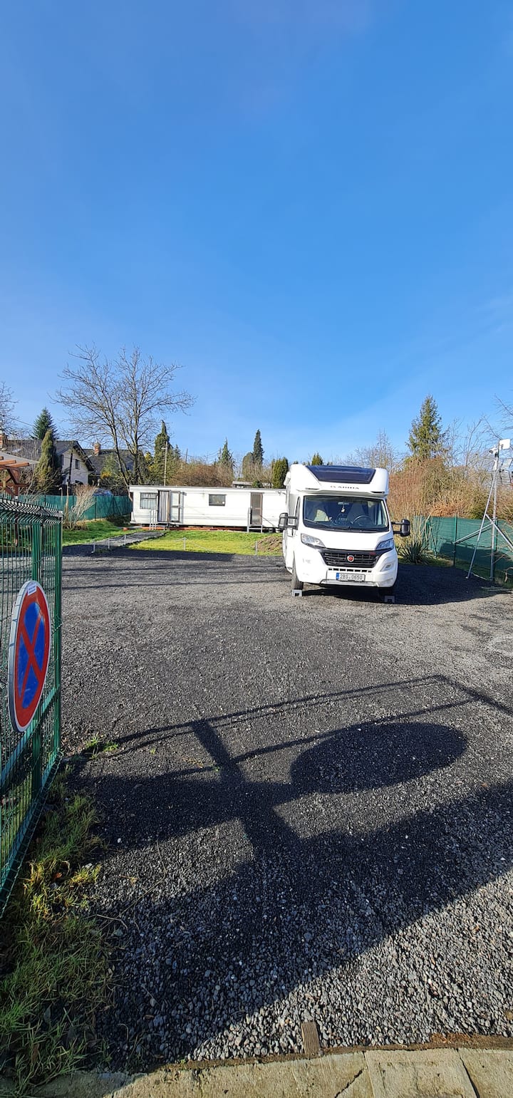 Pronájem Plochy Pro Karavany,obytné Přívěsy I Auta - Ostrava