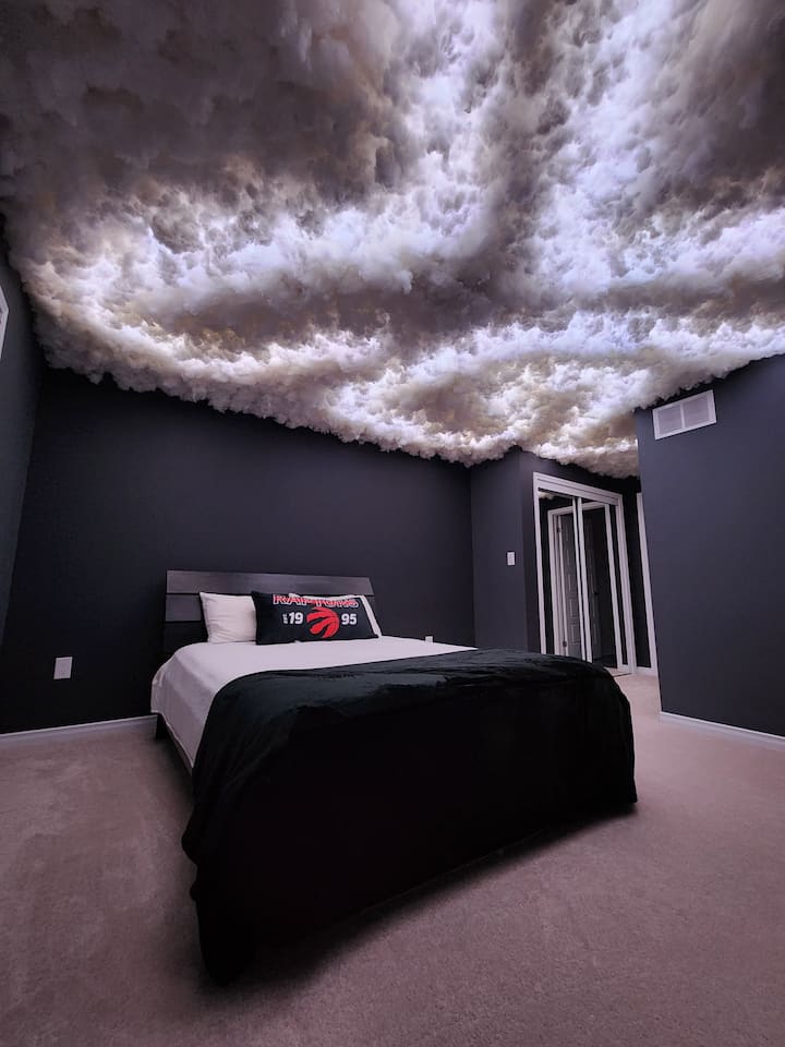 Luxurious Living @ The Falls•3000sq•pingpong&wine - Welland