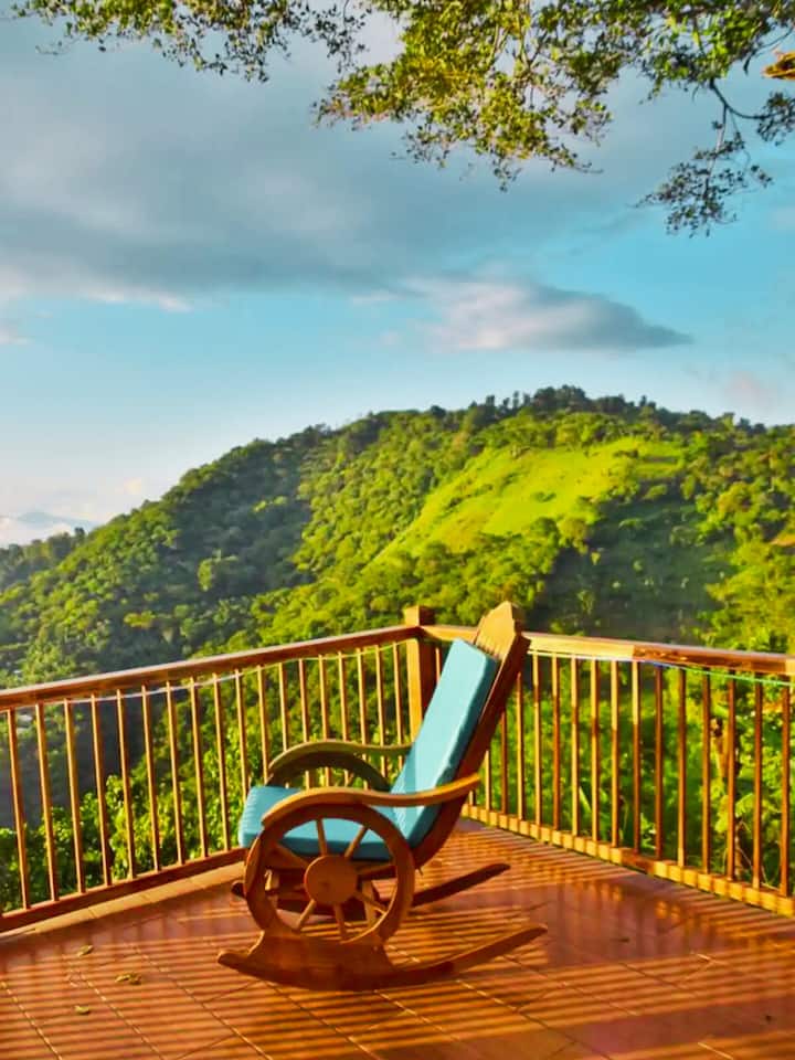 Family & Friends Lodge | Stunning Mountain Views - El Salvador