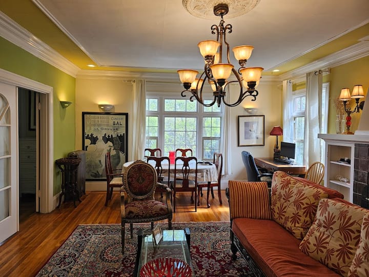 Elegant, Classic, Elmwood 1 Bedroom - Berkeley, CA