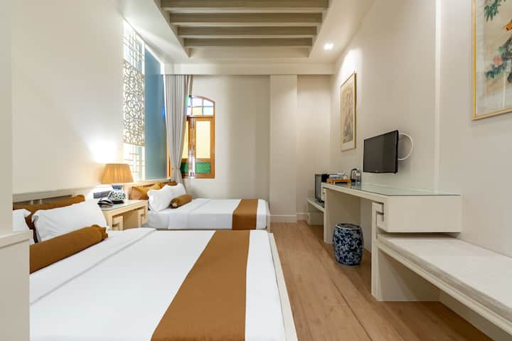 Central Phuket Escape: 2 Queens, Shino Elegance - Phuket