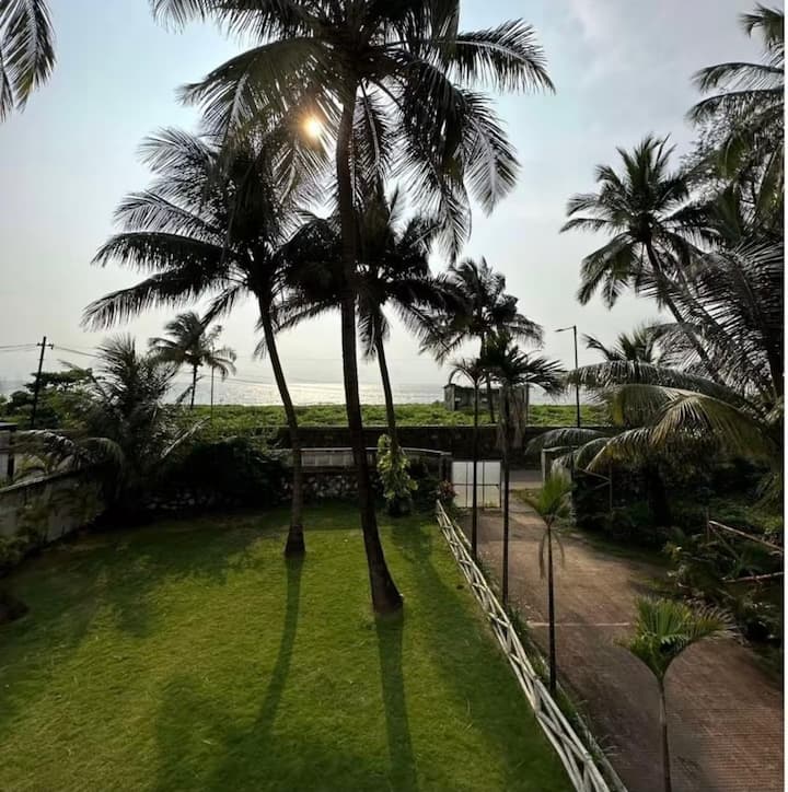 Seashore Villa - 4 Bhk Seaview With Private Pool - Alibag