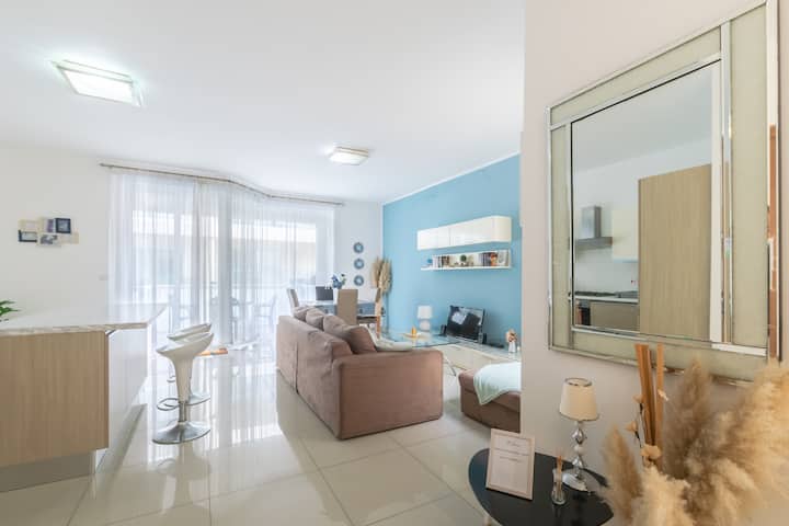 Spacious Apartment W/side Sea View - Malta