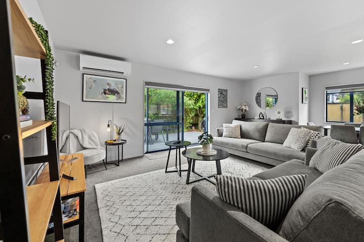 Beach 5 Min Walk | Private | Family Retreat - Papamoa