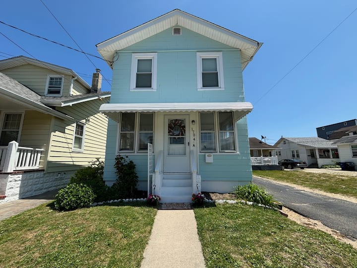 Home 2 Blocks To Beach. Off-street Parking Space! - Belmar, NJ
