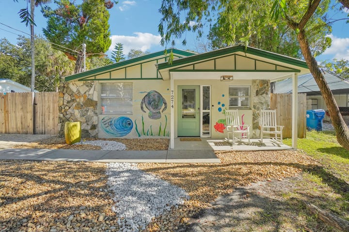 Riverside Escape~hot Tub,clear Kayaks, Bbq+firepit - Weeki Wachee, FL