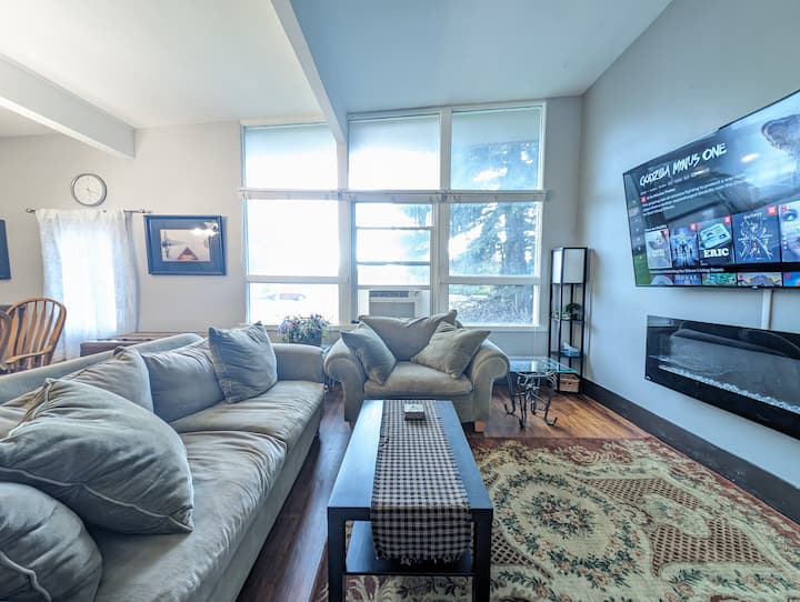King Bed|3br|wi-fi|free Parking|near Downtown - Calgary