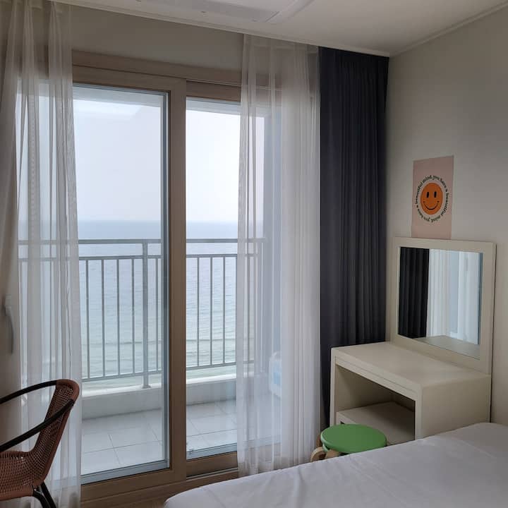 양양 E7-102 오션뷰.고층.풀옵션.침대일출.연박할인·양리단길근접. - South Korea