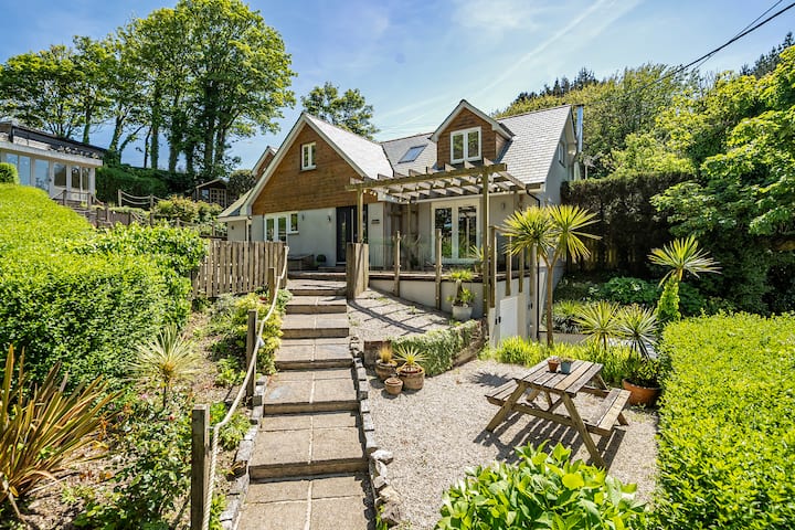 Home On The Beach Near Falmouth - Falmouth