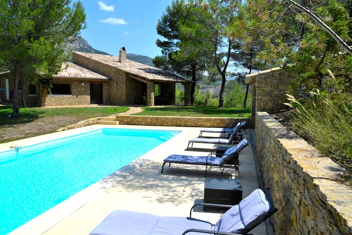 "Love Nest" Mas Classé 5* Au Coeur Des Baronnies - Buis-les-Baronnies