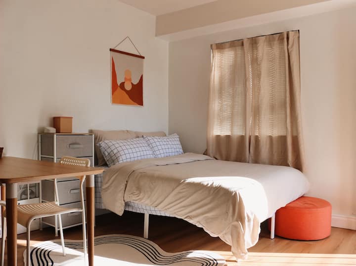 Cozy Minimalist Backyard Studio - Oakland, CA