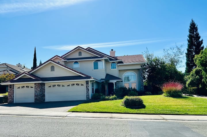 Fair Oaks Corporate Rental, Ez Access To Freeways - 佛森