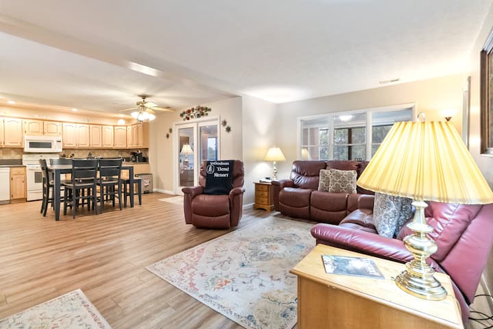 Paradise By The Pool (53-3) Golf, Pool, Pickleball - Bronston, KY