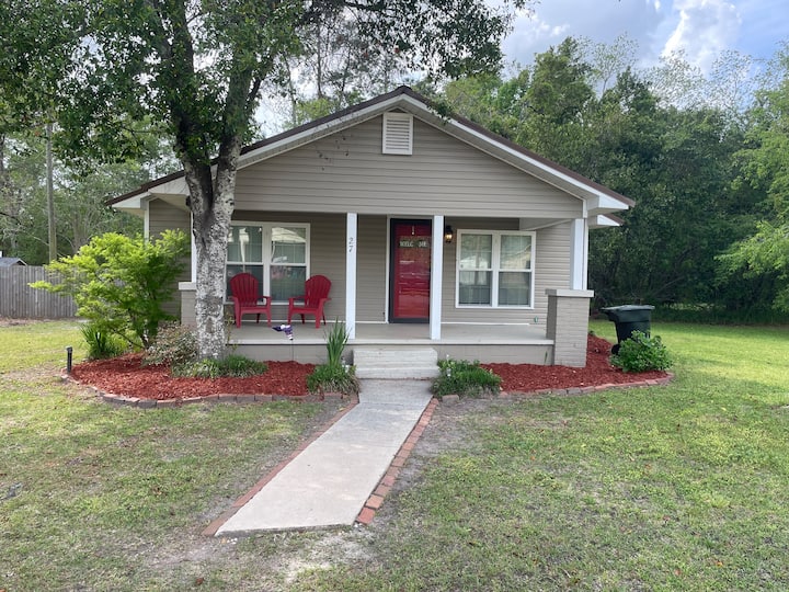 Cozy Cottage In A College Town. - Statesboro, GA