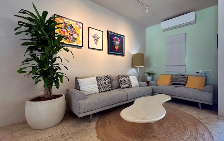 Casa Murales- A Modern & Artsy Home In Centro - Yucatan