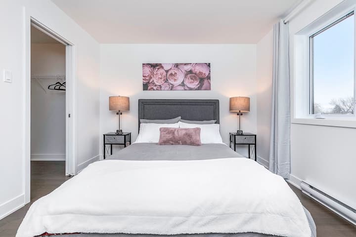 Contemporary Style Place  | Free Parking - Beloeil