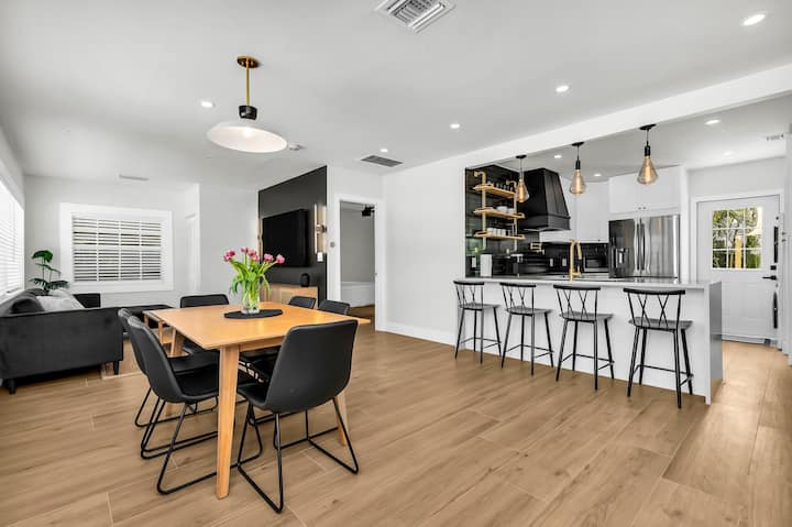Sunny Getaway | Minutes 2 Beach | Family Friendly - Fort Lauderdale, FL