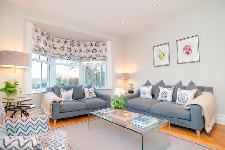 Stylish Coastal Luxury-5 Bed, Hot Tub, Ev Charger - Bigbury-on-Sea
