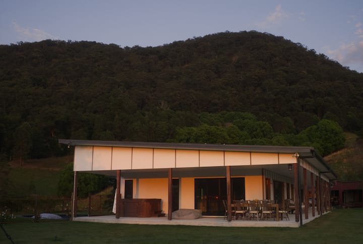 Serene Mountain Retreat - Uki