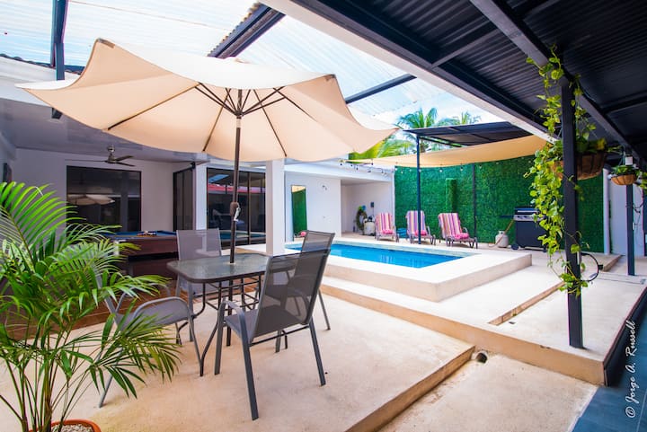 Casa Plata - 10 Bed, 5 Bdrm - One Block From Clubs - Jaco