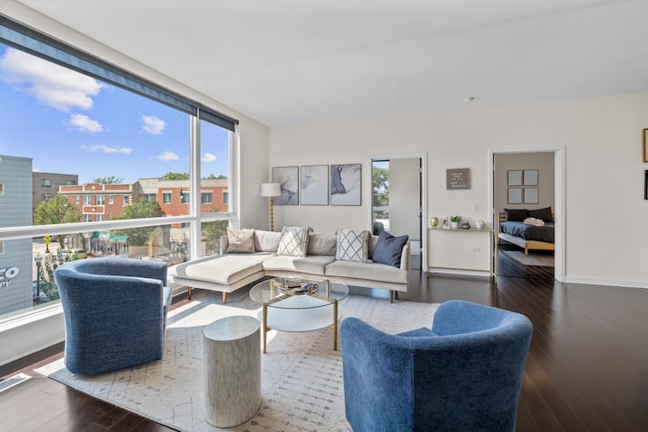 Alluring Condo W/ Pri. Prkng Cls To Transit &Beach - Chicago
