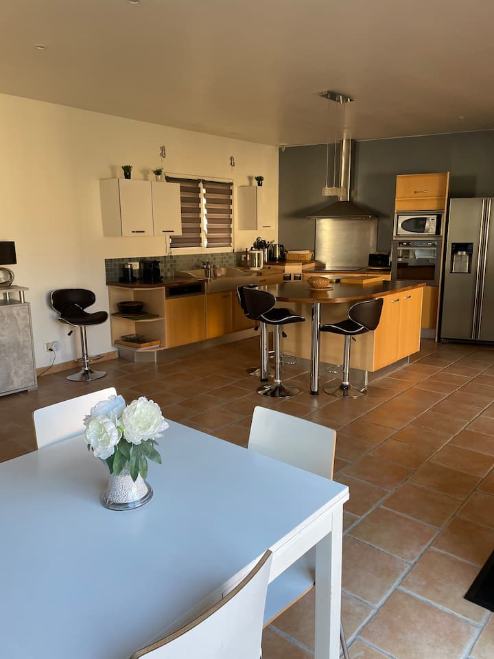 Narbonne Ville
Maison De L'ecluse  
10 Couchages - Narbonne