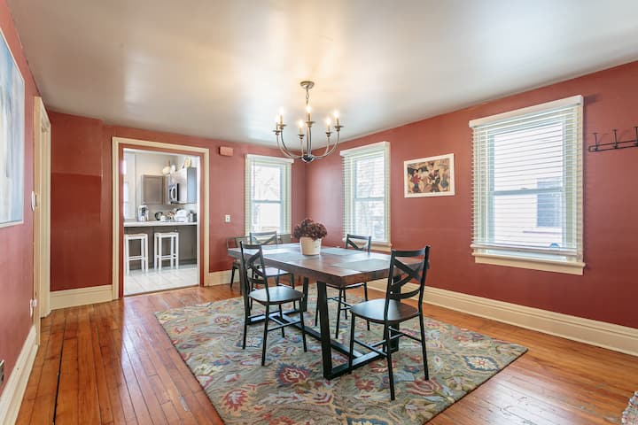 *Roc Retreat - Averill Avenue Stay* Pet Friendly* - Greece, NY