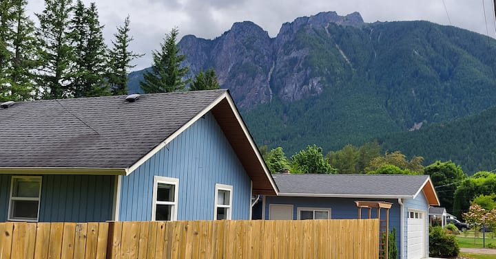 Nw Mountain/city Retreat, W/year Round Recreation - North Bend, WA