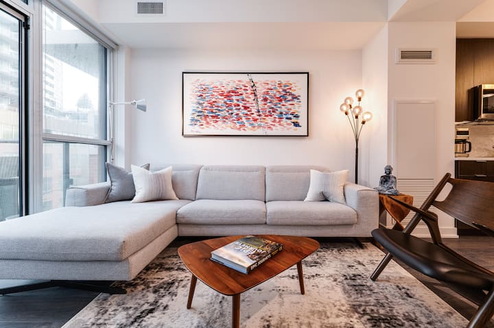 Luxury Executive Condo | Designer 1br + Workspace -