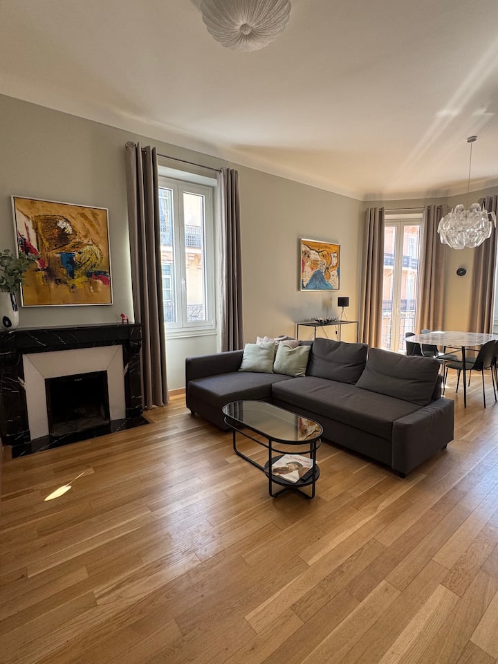 Modern Apt Marche Forville - 2bed/2bath (75m2) - Cannes