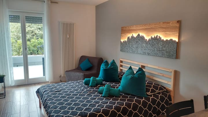 Modern Apartment+pool & Garage - Marlengo