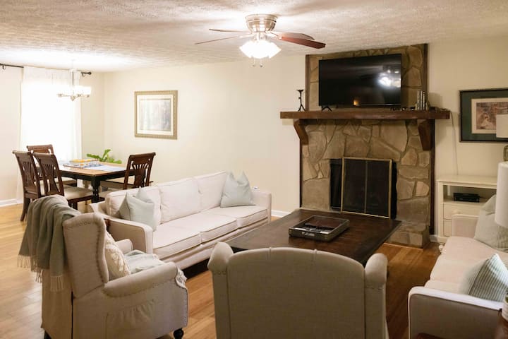 Woodland Cottage Near Lakepoint&butterflypavilion - Acworth, GA