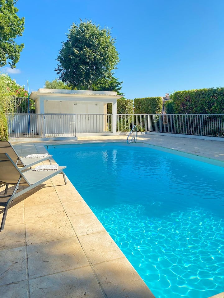 21. Bight Apartment With Balcony And Pool - Juan-les-Pins