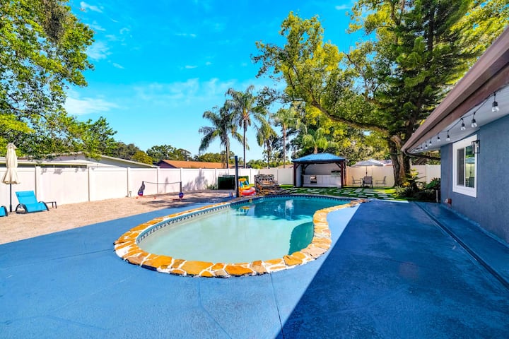 Sleeps 15 | Beach & Heated Pool | Mins To Tpa L Ut - Tampa, FL