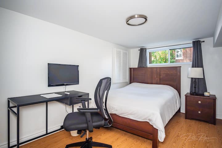Chambre Confortable Près Du Centre-ville Et Métro - Montreal