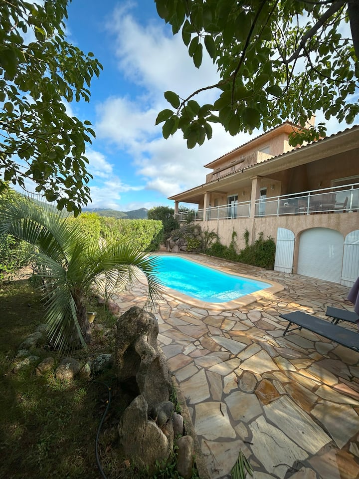 Villa Individuelle Avec Piscine - Zonza