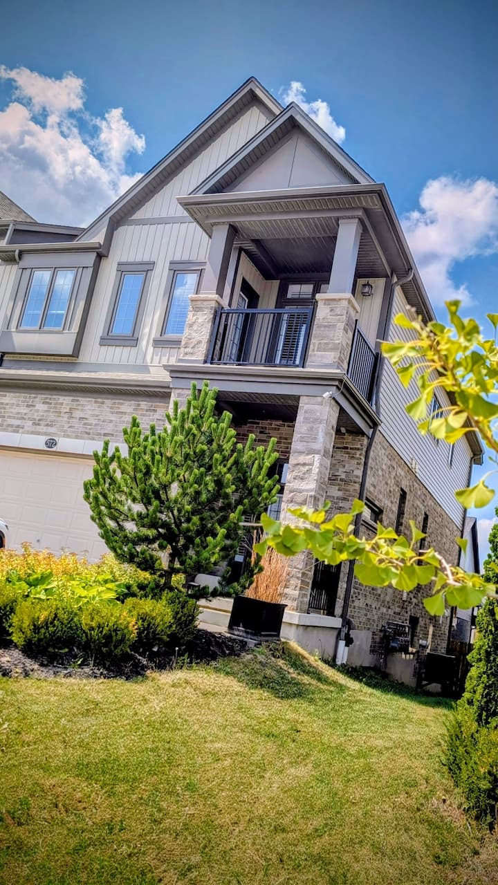 Exclusive Townhome Near West-side Trails - Waterloo, Ontàrio, Canadà