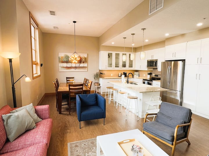Spacious And Cozy Luxury Canmore Condo 3bd 2ba - Canmore