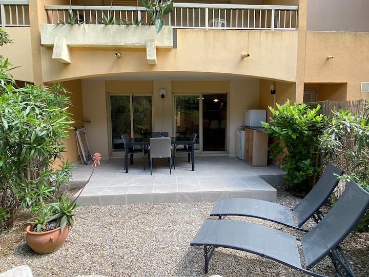 Bormes, T2 Jardin à 300m Plages - Bormes-les-Mimosas